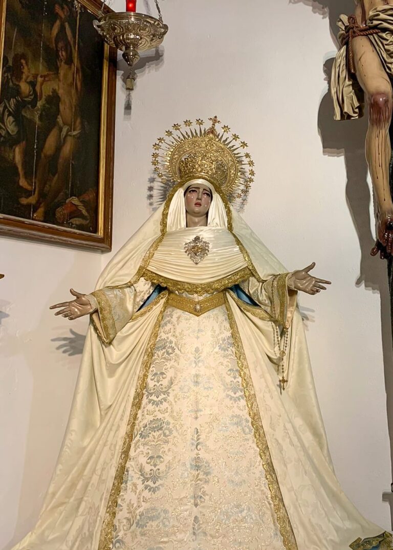 Nuestros Sagrados Titulares ataviados para el tiempo de Pascua ...